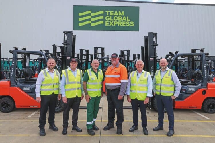 Team Global Express standardises forklift fleet nationwide with TMHA - MHD