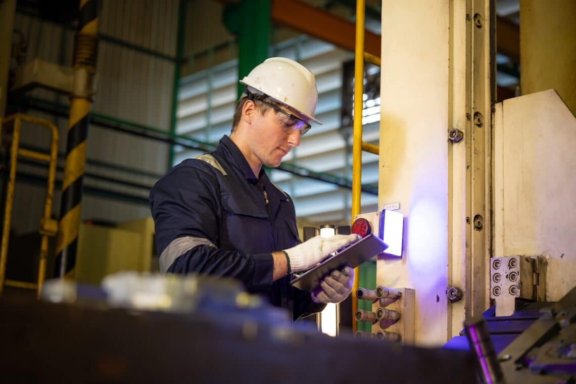 How manufacturers are setting up their warehouse for success - MHD